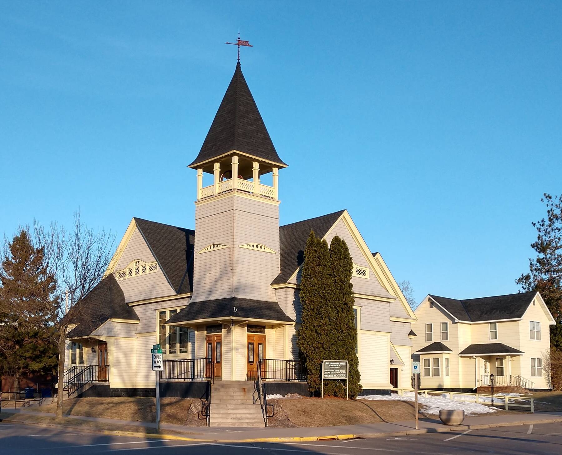 MAIN STREET CAMPUS - Spider Lake Church